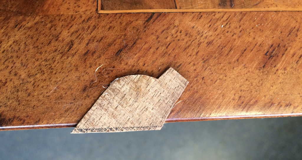 Furnier reparieren - Restaurierung Veronika Heuwieser